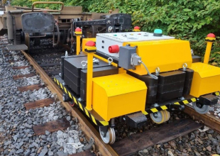 Comprehensive range of rail lifting equipment - NAES Rail